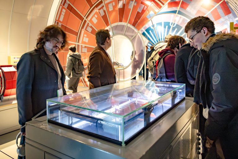 CERN : une immersion au cœur de la plus grande machine scientifique du ...