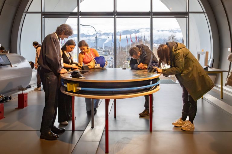 CERN : une immersion au cœur de la plus grande machine scientifique du ...