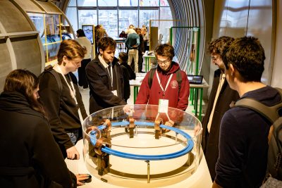 CERN : une immersion au cœur de la plus grande machine scientifique du ...