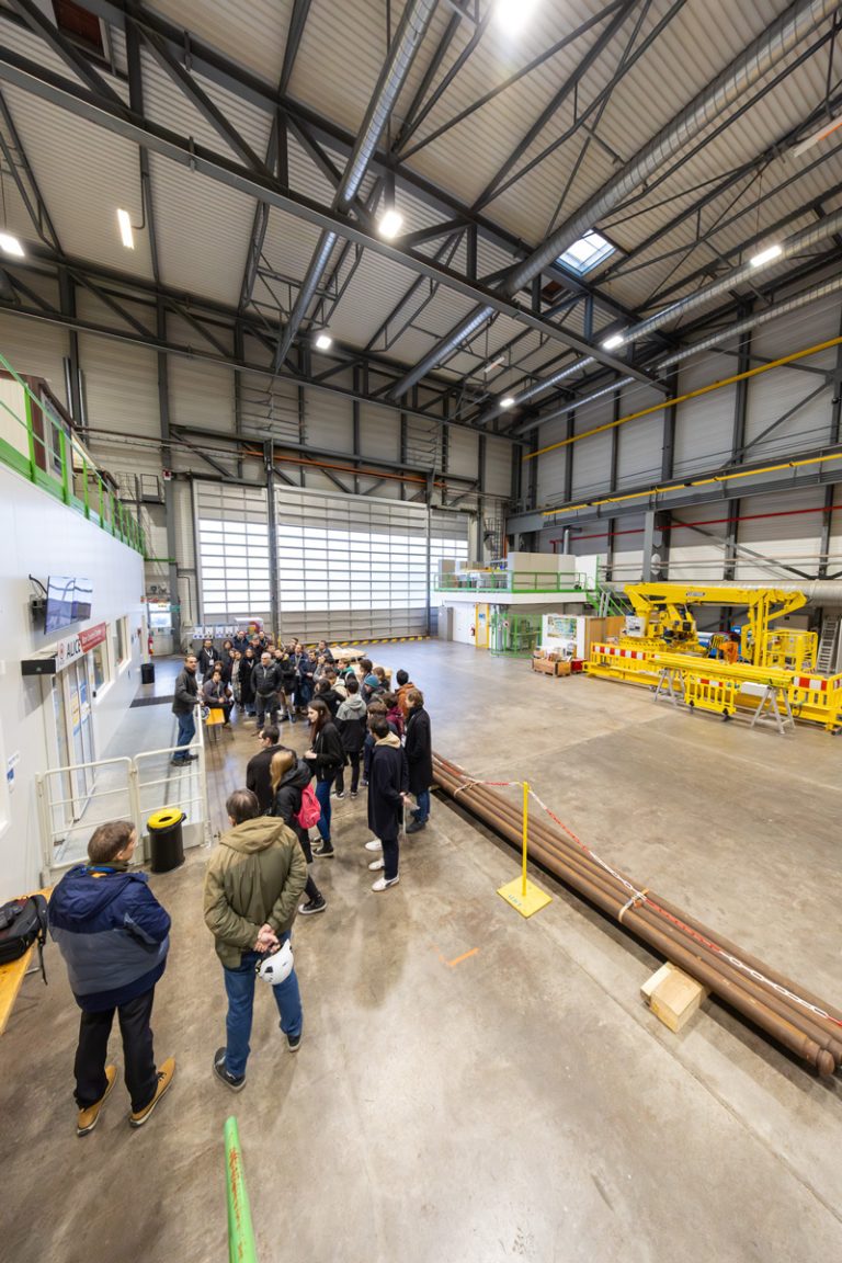 CERN : une immersion au cœur de la plus grande machine scientifique du ...